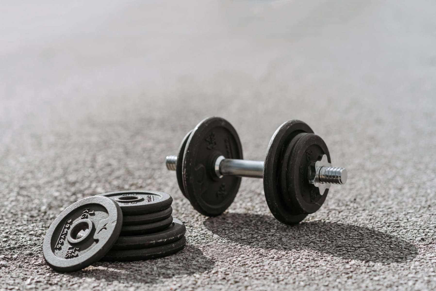 Dumbbell Lateral Raises: 5 Powerful Variations - Icy Health