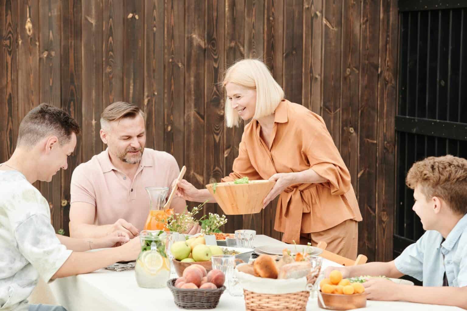 What Is Food Pushing? - 6 Powerful Ways To Manage Food Pushers