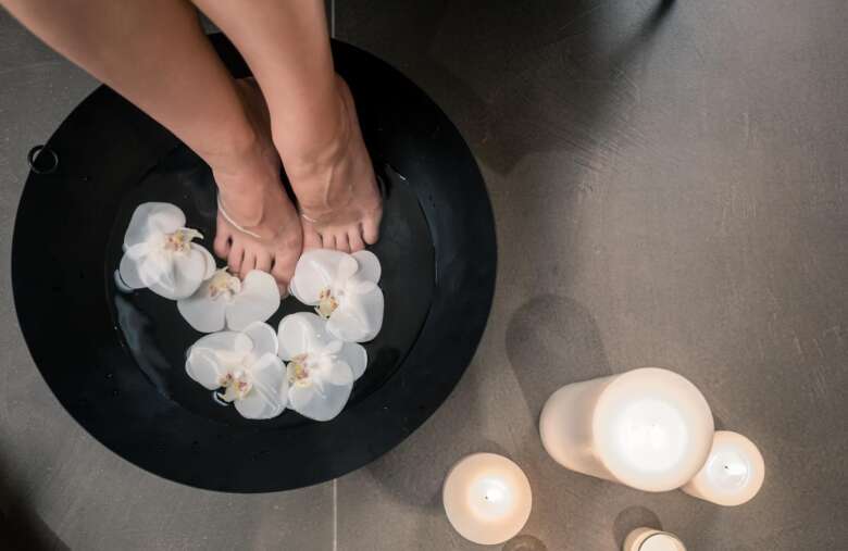 14 Home Remedies For Burning Feet | Natural Relief